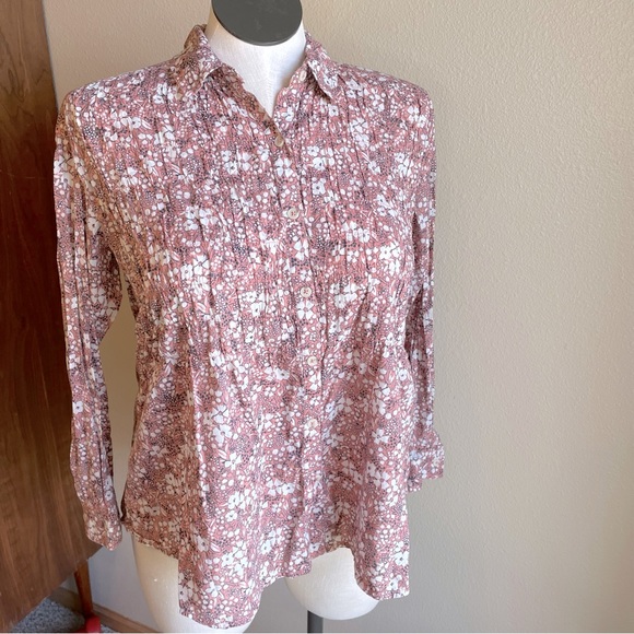 Pilcro | Tops | Pilcro By Anthropologie Sasha Smocked Floral Buttondown ...